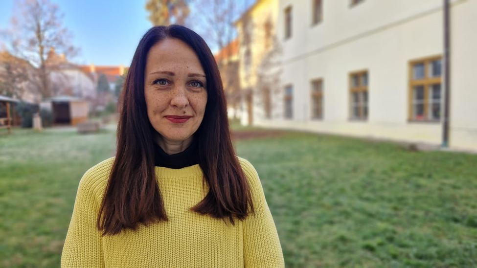 "It was difficult to explain to my son why we had to leave home.”, Inna ...